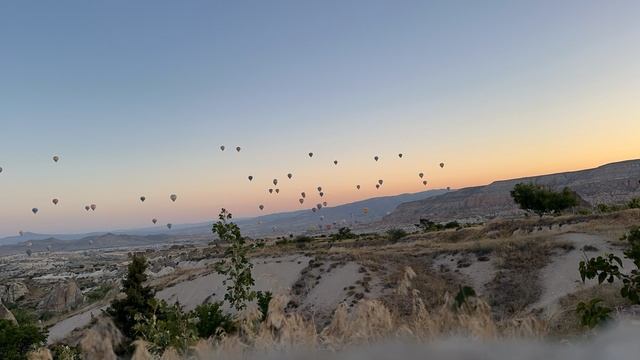 Каппадокия турция 2025 июнь утро порядка 80 шаров таймлапс
kapadokya