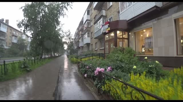 Ухта в дождь: атмосферная прогулка по ул. Оплеснина
