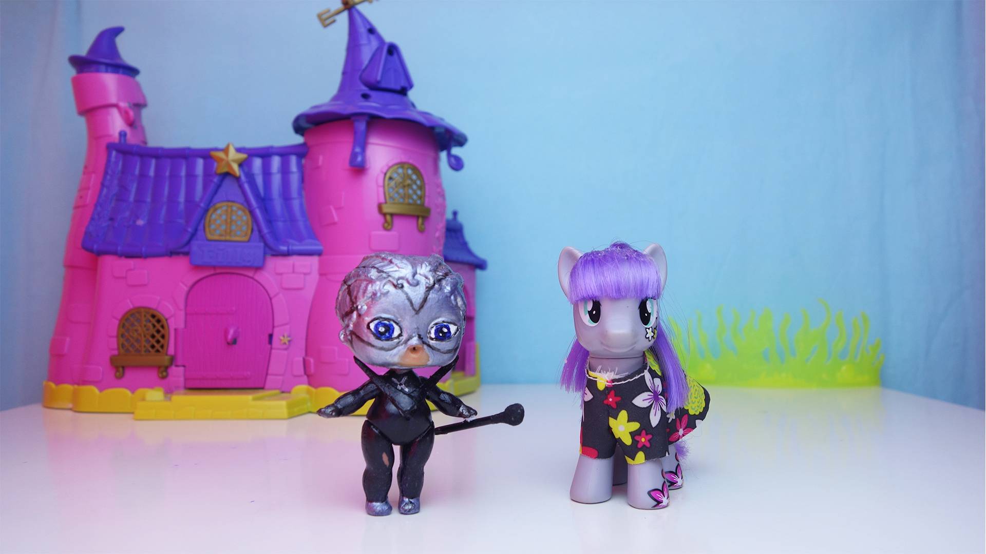 Пони Мот 🐴 стала помощницей Бражника 😈 | Волшебная история | Mimi play