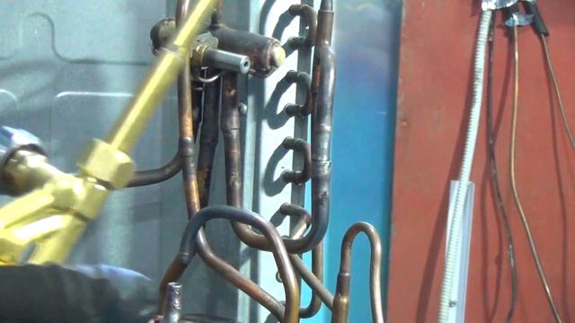 Пайка меди портативным газосварочным постом.