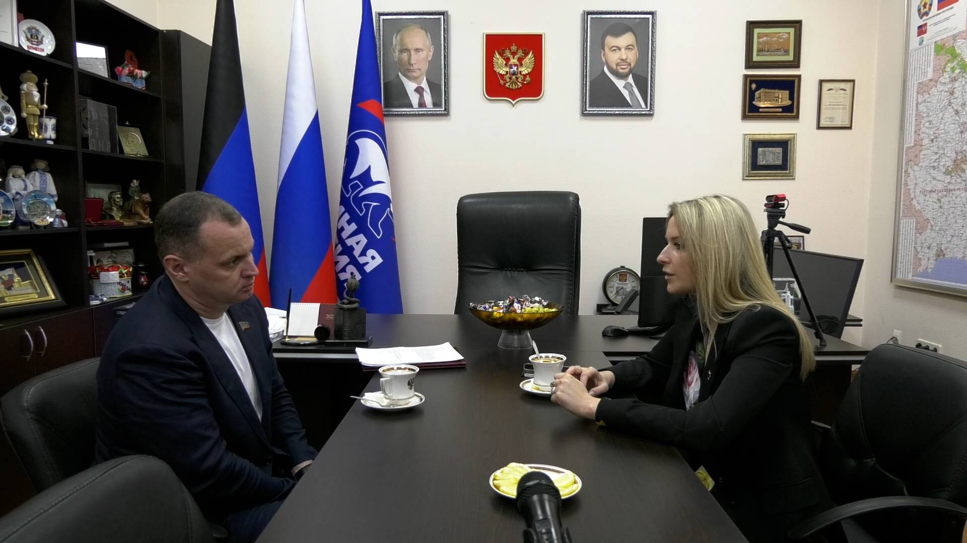 Сергей Прокопенко обсудил с Яной Лантратовой поддержку молодежи ДНР