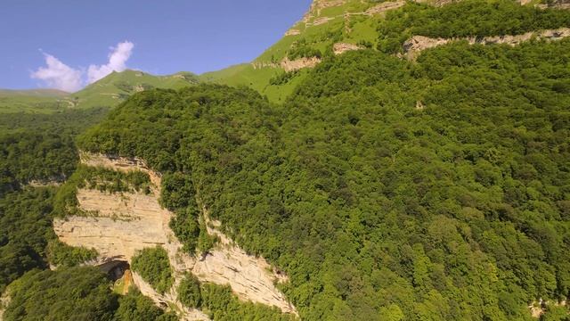 Перед туннелем в ущелье - Черекская теснина