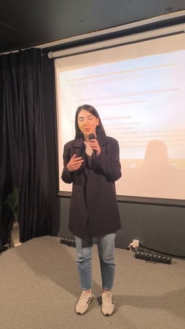 Отзыв Айнур об участии в нетворкинге на тему "Эффективная самопрезентация + манипуляции в продажах"