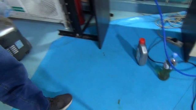 Эксперимент испарение воды вакуумом.