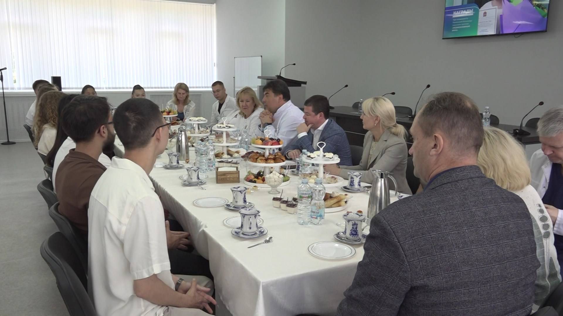 Глава округа встретился со студентами Астраханского и Рязанского медицинских университетов