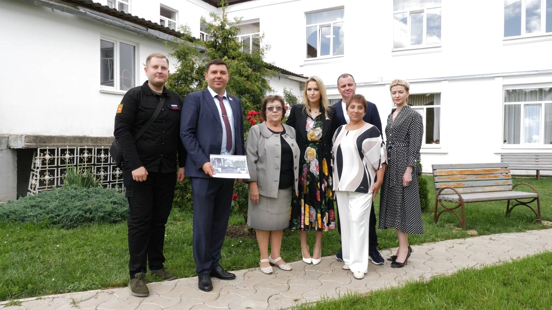 Яна Лантратова проверила ход восстановления в городах ДНР, подшефных Челябинской области