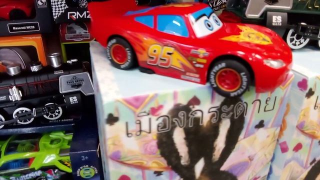 Большой выбор игрушек на Рогожском рынке. Очень интересный видос.