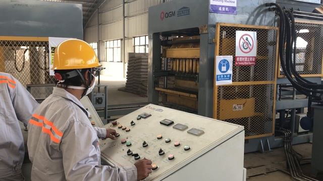 3хQT10 вибропресса в Уганде 2
