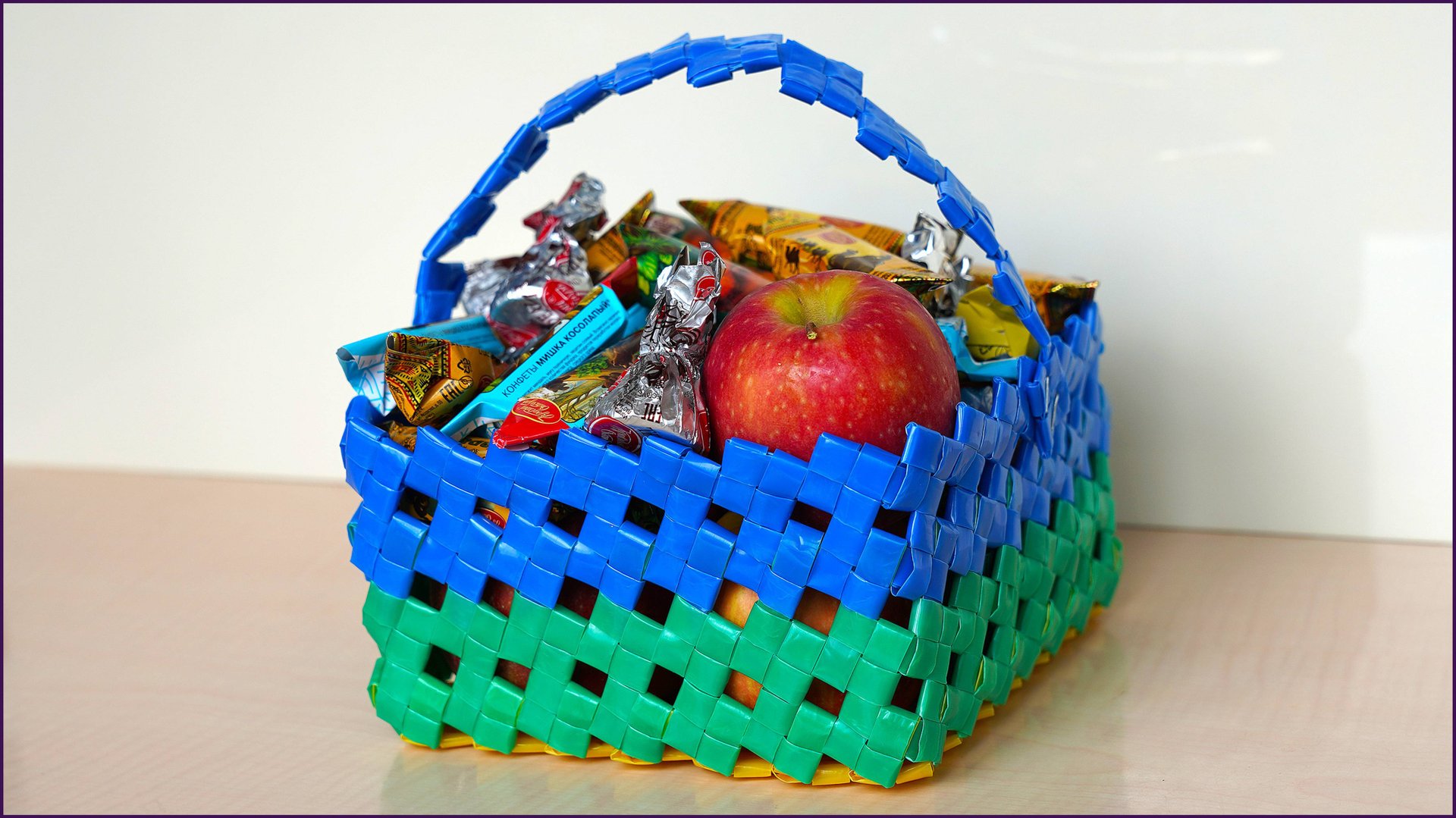 Корзинка из трубочек для коктейля. Плетение корзинки. Часть 2.