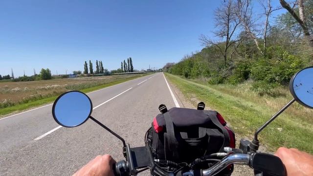 Электровелосипед  WENBOX  240Вт. Еду на работу, испытываю подножки вместо педалей.