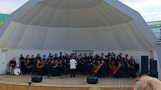 OPEN AIR FEST 2025. День первый: Нам песня строить и жить помогает. И отдыхать, кстати, тоже