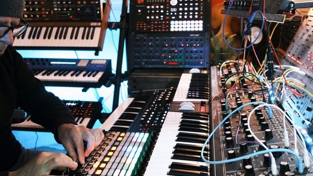 HYDRASYNTH ｜ Moog ｜ Behringer ｜ Ambient Synth Jam ｜ FRACTAL SPACE