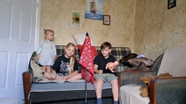 Челлендж Кто лучше врет с сестрой.