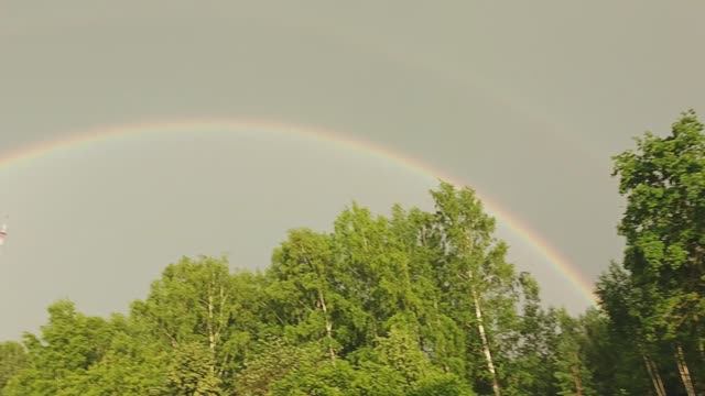 Июльская гроза и двойная радуга