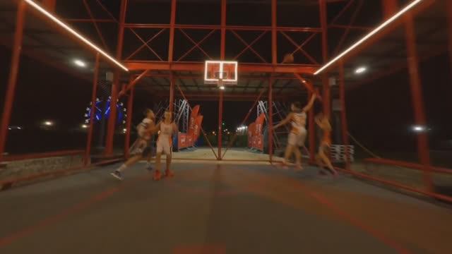 Уличный баскетбол в Волжском: обзор бесплатной площадки для стритбола в парке ULTRA100