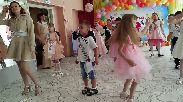 Выпускной танец