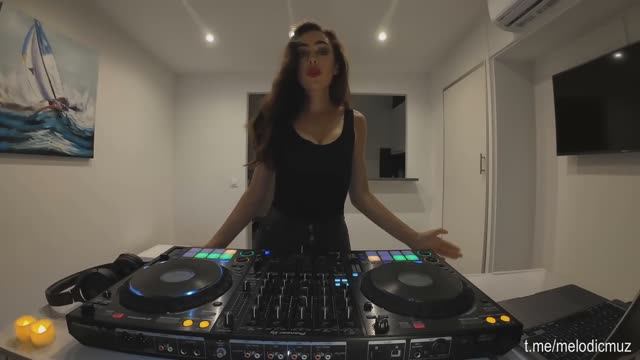 DJ SOFIA - MELODIC TECHNO & FUTURE RAVE DJ SET - SOFIA'S NIGHT #7 (Anyma, David Guetta, Meduza)