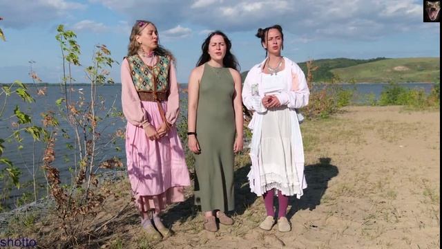 Страшно бушует  море