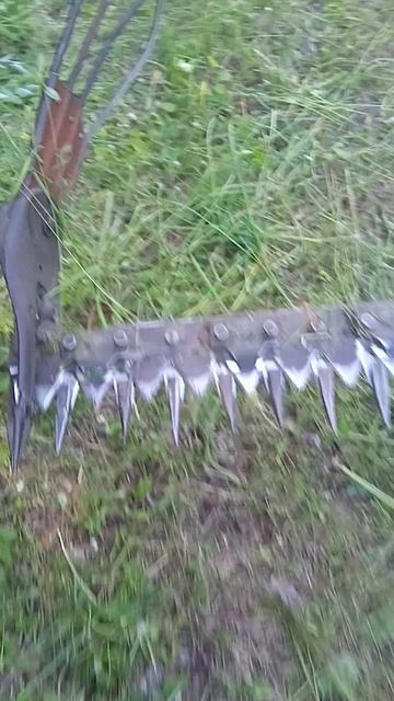 Сенокос 2025 . Без поломок не обошлось . Сломал сегмент на косилке .