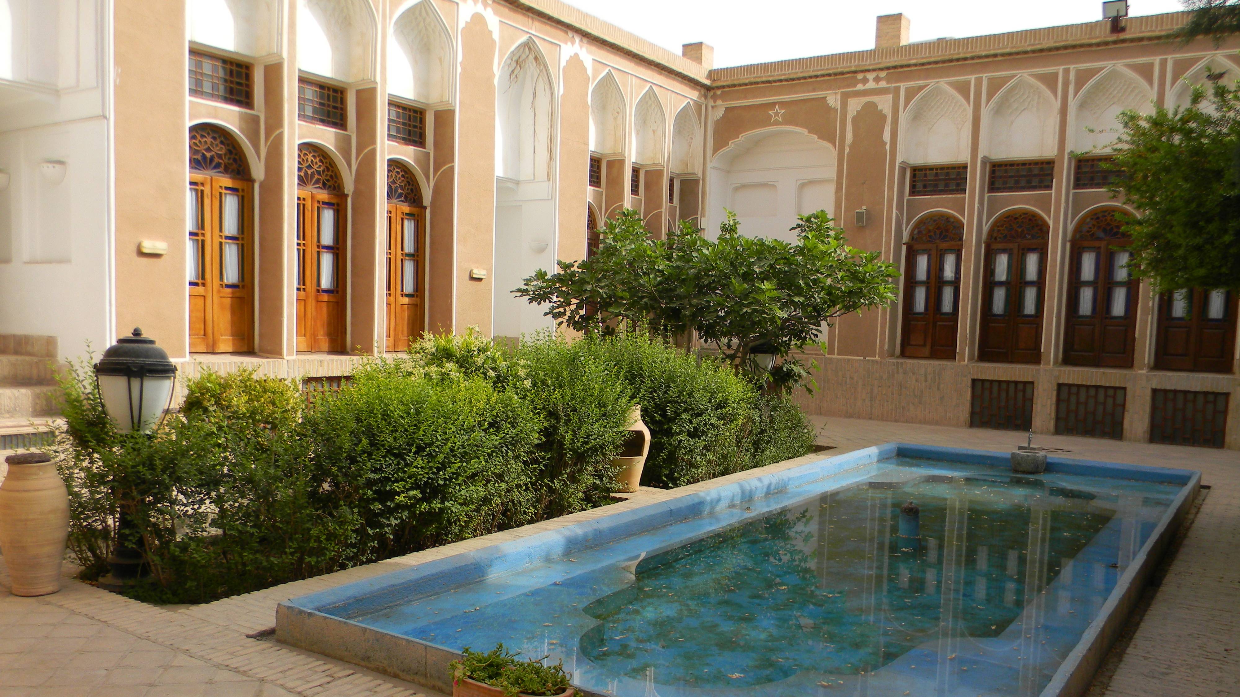 Отель Laleh (Йезд, Иран)