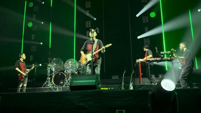 Звери - Рома, извини (Live • Владивосток • 24.05.2025)