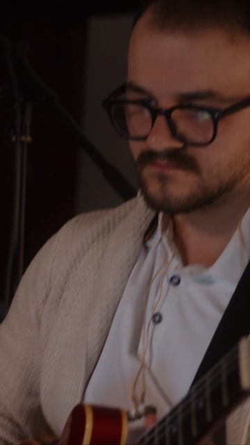 Mila Dinerstein - Love is back (cover Celeste)