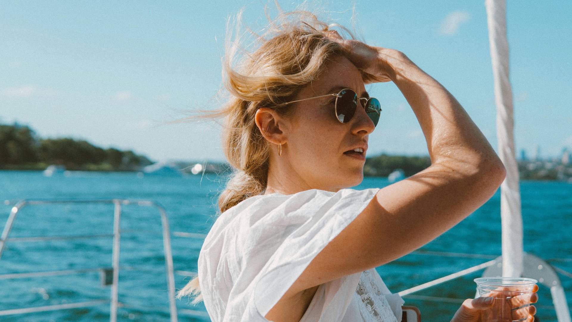 Александр Нужный - А я - красивая (clip)