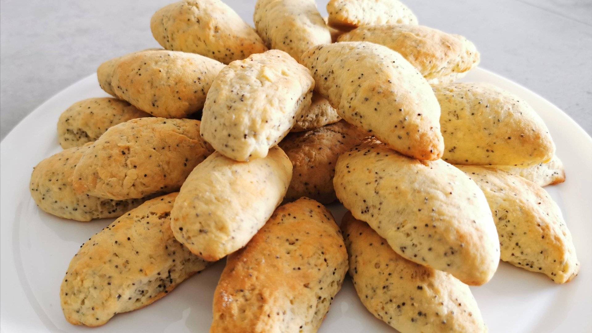 Печенье с маком. На кефире. Ну очень вкусное и простое в приготовлении печенье!