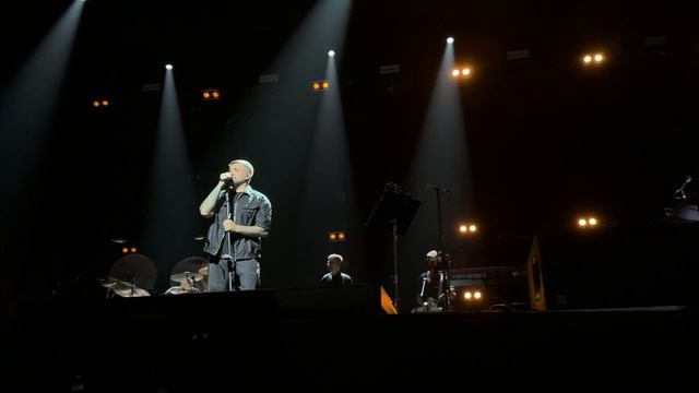 Баста - В разные стороны (Live • Владивосток • 20.05.2025)