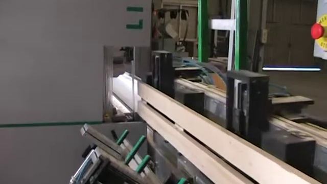 Ленточнопильный станок MZ для резки на ламели из доски с автоматической загрузкой