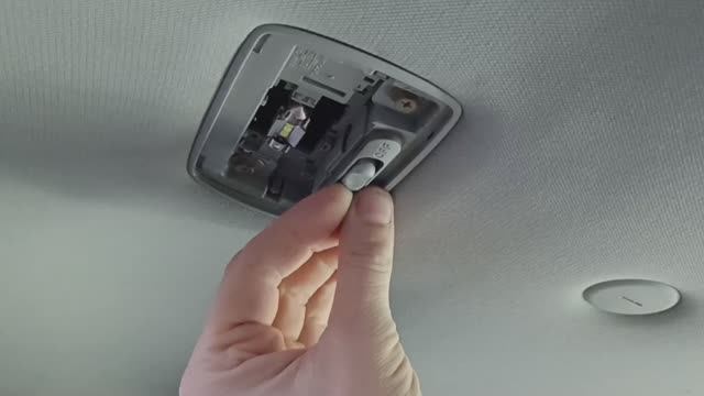 Замена лампы заднего плафона Honda Accord