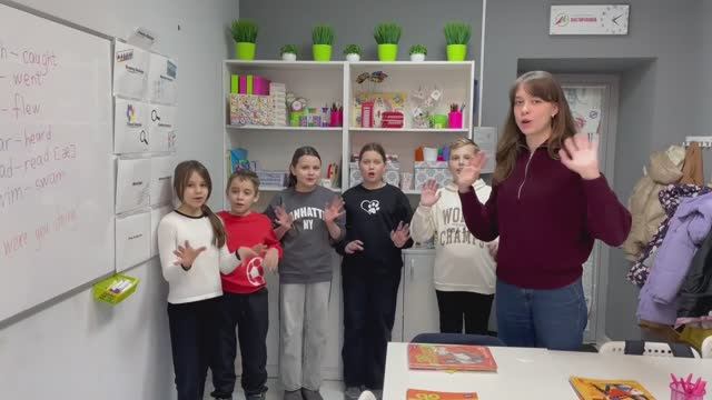 Неправильные глаголы. Фрагмент занятия. Языковой клуб АНГЛИЧАНКА Измайлово.