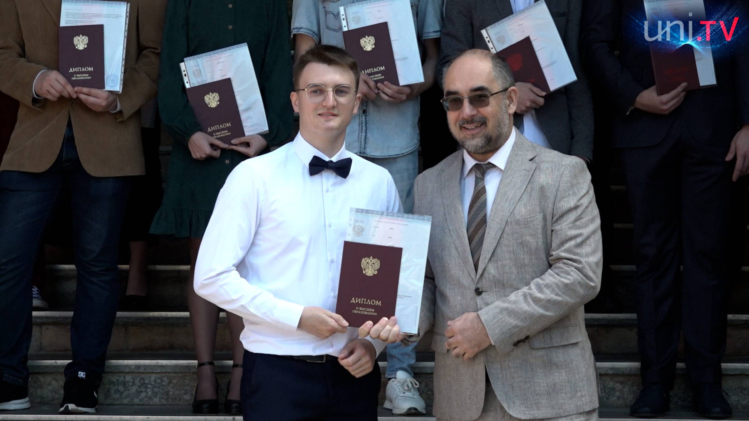 В добрый путь, выпускники!