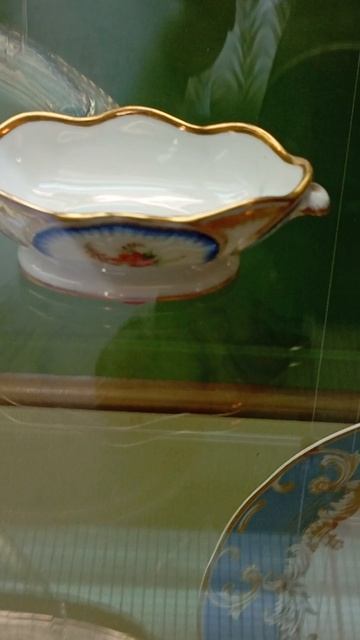 Банкетный сервиз "Капустные листья". 1847-1852. Оммаж Севрской мануфактуре.