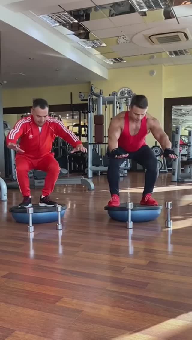 Почему вам необходимо тренировать баланс и координацию? Показываем пример, как это делать.