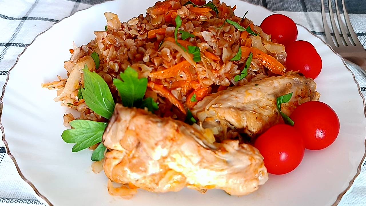 📌 Тушеная капуста с гречкой и курицей на сковороде - сытно, вкусно и недорого