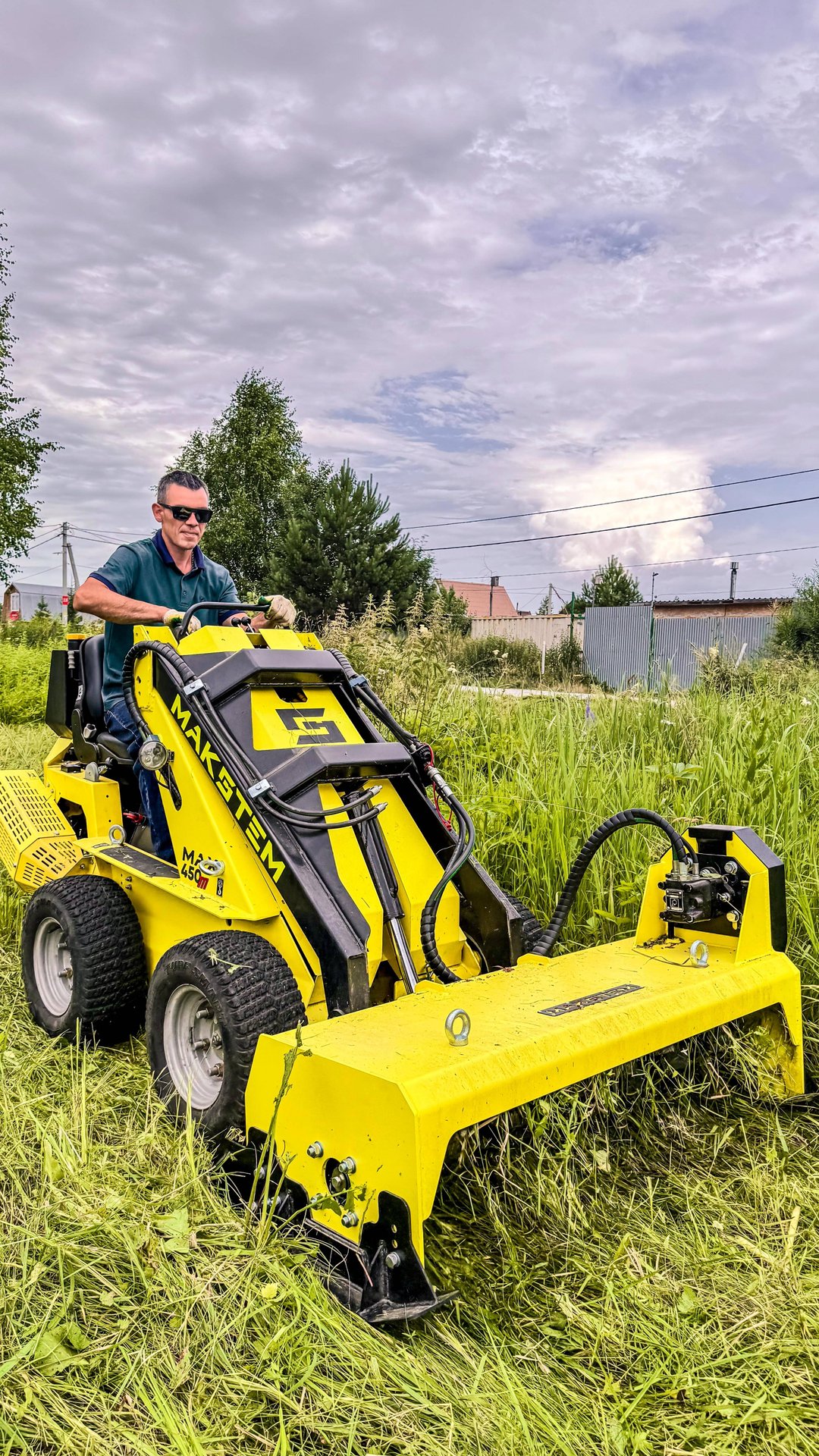 ОТЗЫВ КЛИЕНТА МУЛЬЧЕР РУБИТ ТРАВУ ВЕТКИ КОРНИ МИНИ ПОГРУЗЧИК MAKSTEM В СЕЛЬСКОМ ХОЗЯЙСТВЕ НА ДАЧЕ