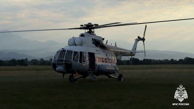 Спасатели МЧС России эвакуировали туристку с горы Айхва в Северной Осетии