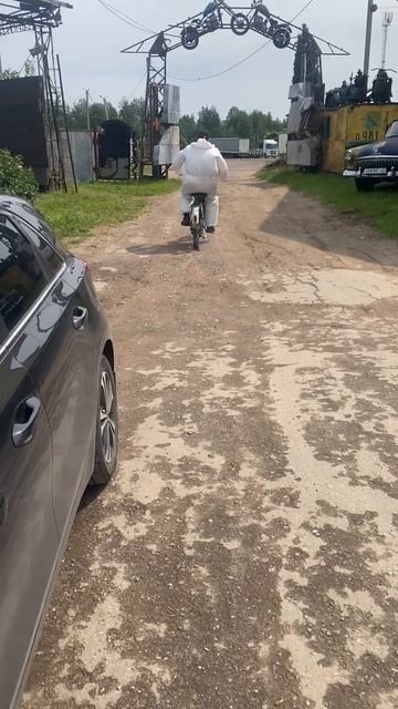 Подготовка к заезду «Дорога ярости» с рамках фестиваля «Борода»