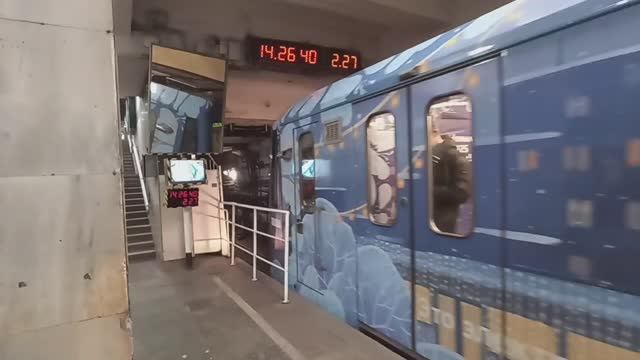 Новогодние составы 81-760/761 на Калужско-Рижской линии (09-10.01.2025 года)