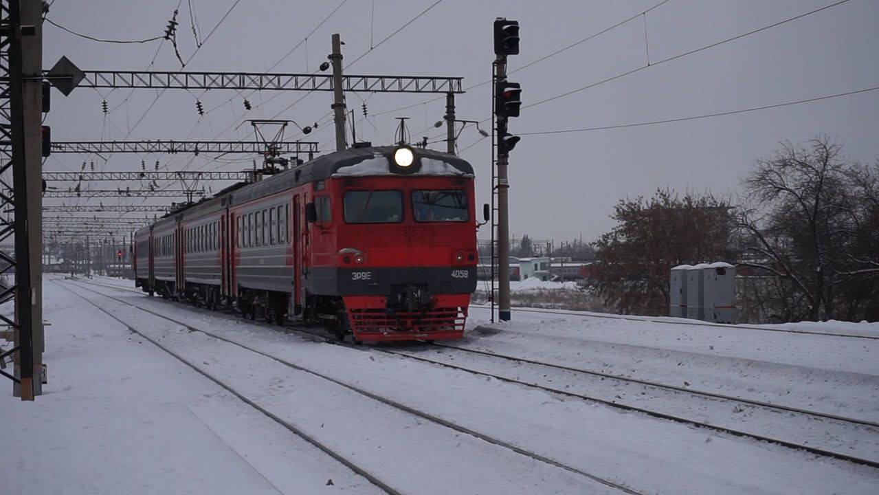 Служебный электропоезд ЭР9Е-4057/4058.