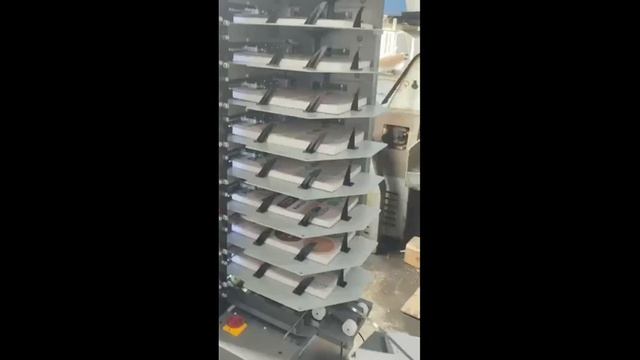 Вакуумный листоподборщик BindMASTER A100 - приемка С РАЗДЕЛЕНИЕМ поворотом на 90 градусов.