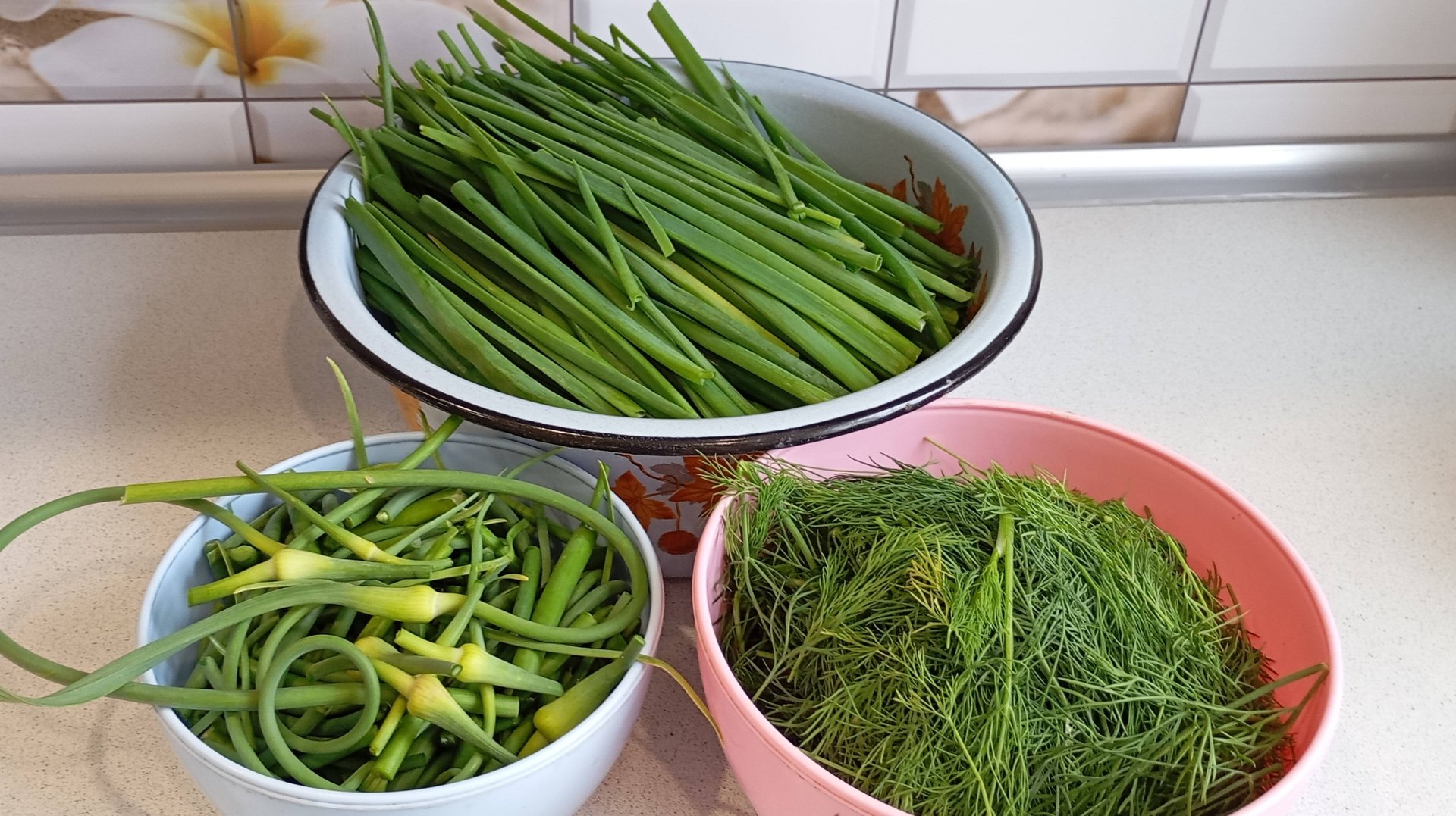 Заготовка на зиму Чесночных Стрелок. Как заготовить зелень на зиму. Чесночная паста.