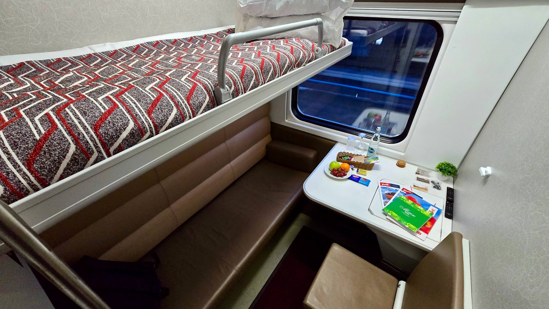 СВ в фирменном поезде «Океан» | Хабаровск — Владивосток