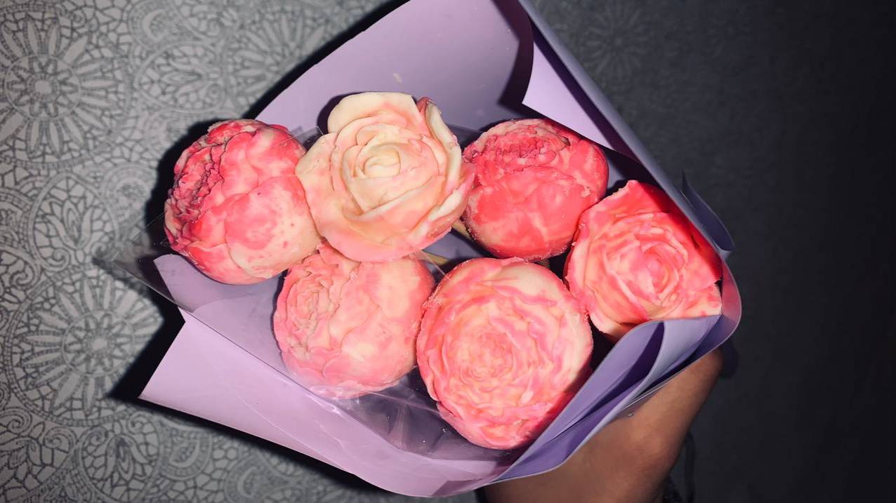 [Екатерина] Впервые делаю букет из шоколадных конфет в форме цветов