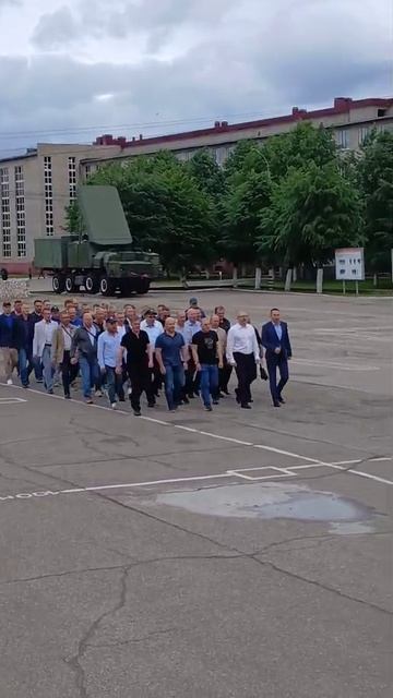 ЯрФин Песня "Ярославское родное" на плацу бывшего ЯВВФУ 1995 г. на встрече 12.06.2025