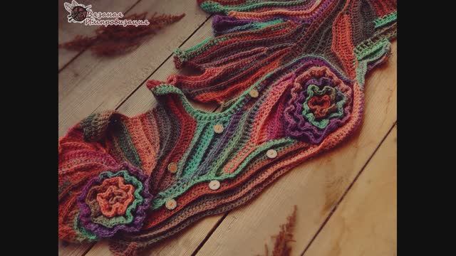 2 Длинный вязаный шарф с цветами фриформ крючком