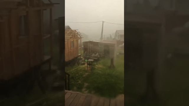 Сегодня град с фасоль, дождь и раскаты грома