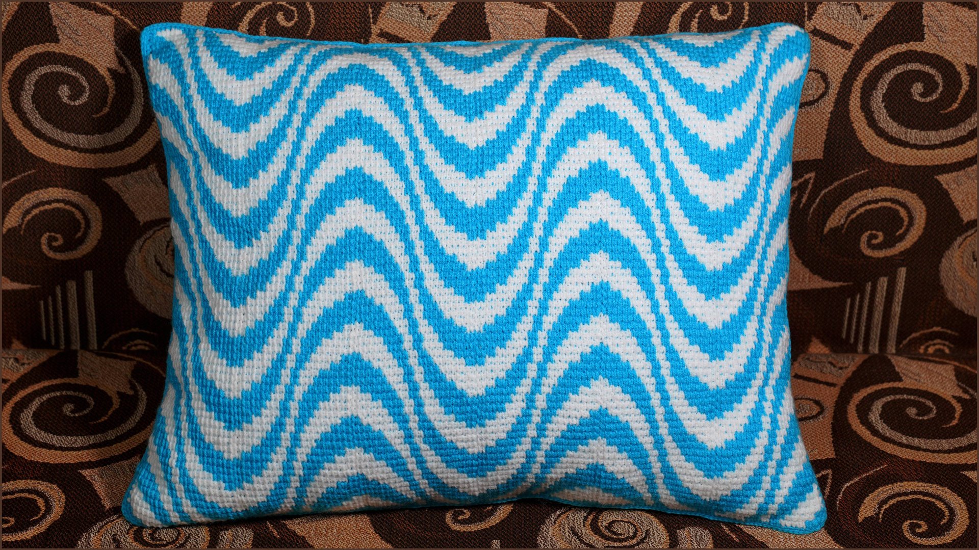 Подушка узором Волны тунисским крючком. Часть 2.