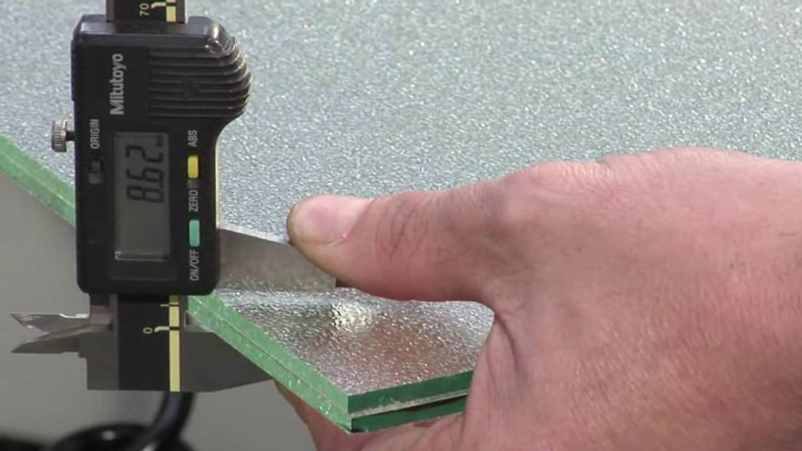 Раскрой триплекса из узорчатого стекла 44.2 на столе Intermac Genius 37LM